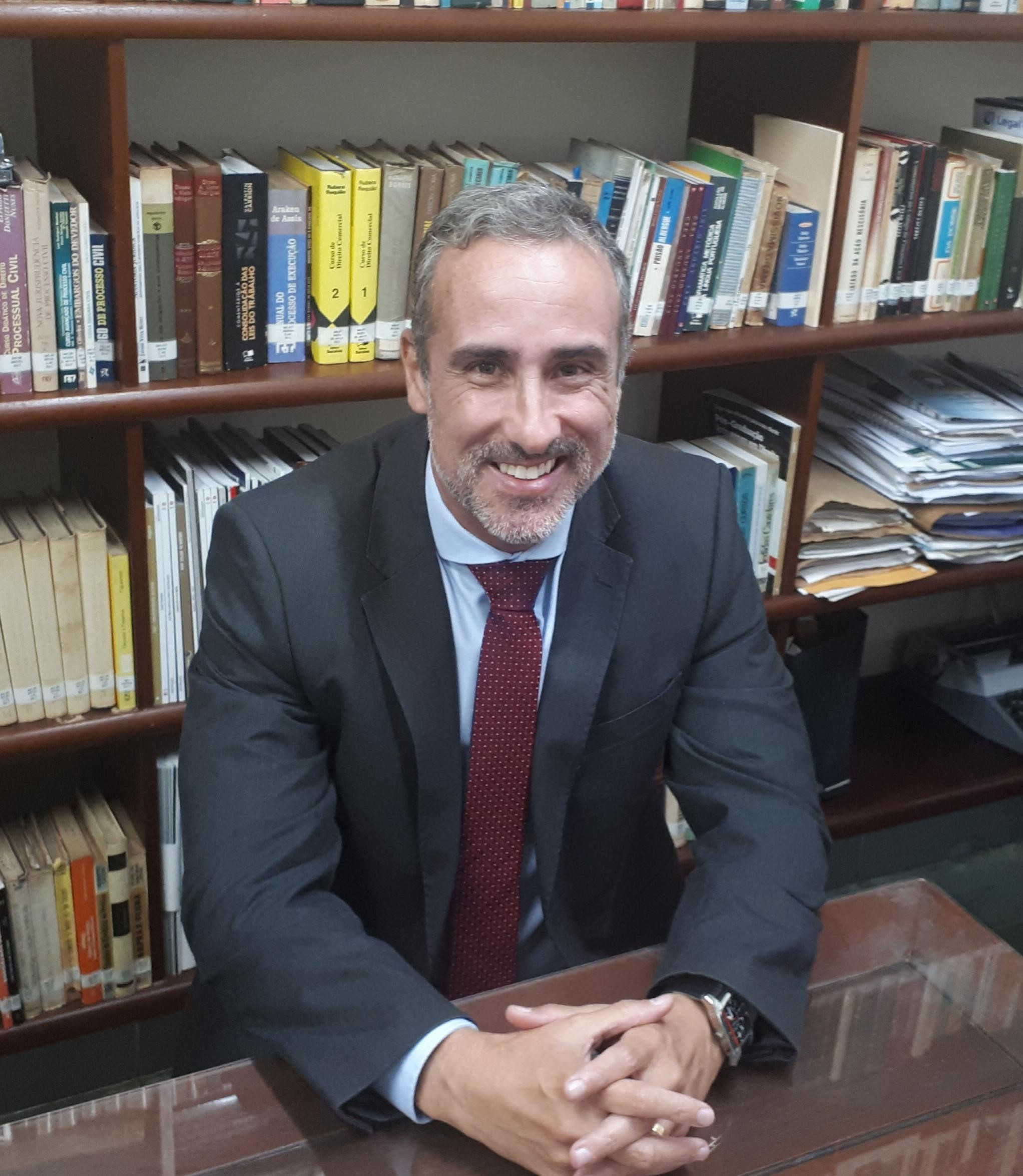 O vendedor de livros e o crescimento do mundo virtual | Jusbrasil